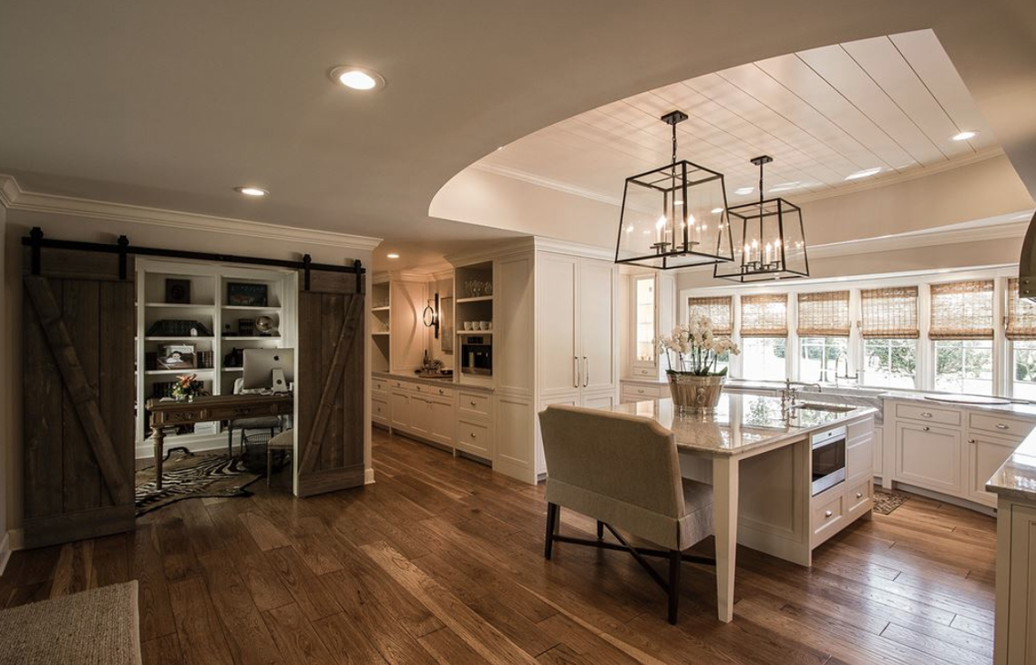 Lantern Eleven Chandelier– Tower Lighting